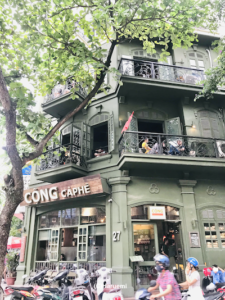 【ハノイ旅】Cong Caphe(コンカフェ)｜大聖堂の鐘を特等席で味わうベトナムカフェの魅力 - HaruemiBlog